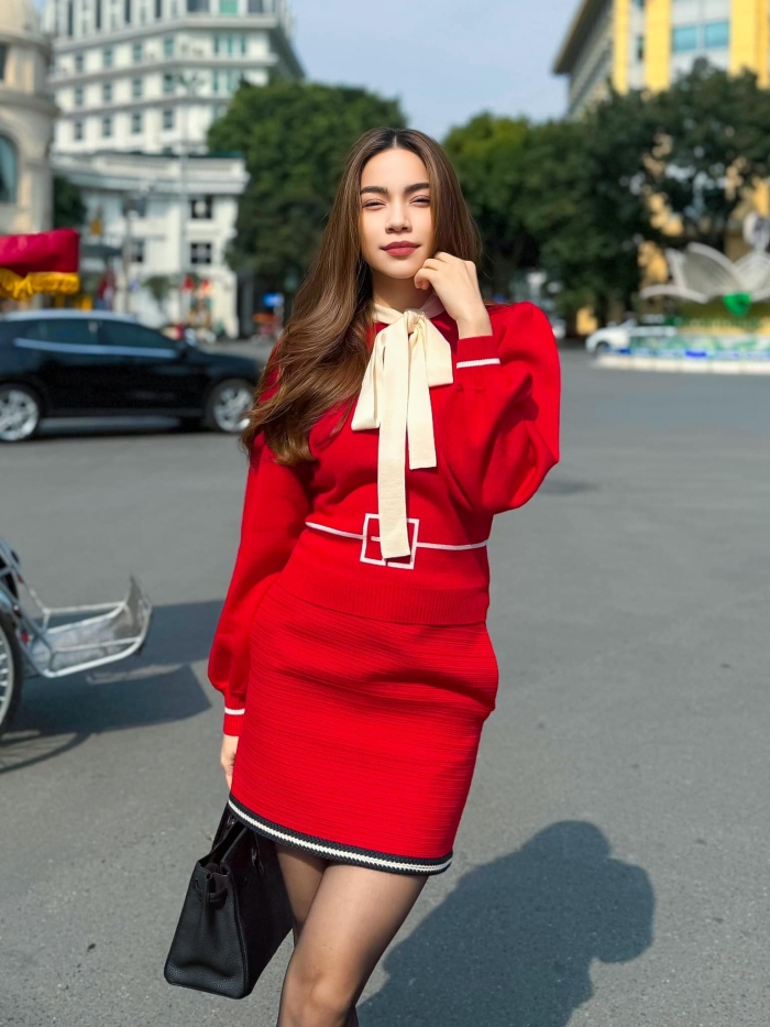 Netizen tấm tắc khen khi Hồ Ngọc Hà tung loạt ảnh xinh đẹp, rạng rỡ như gái đôi mươi